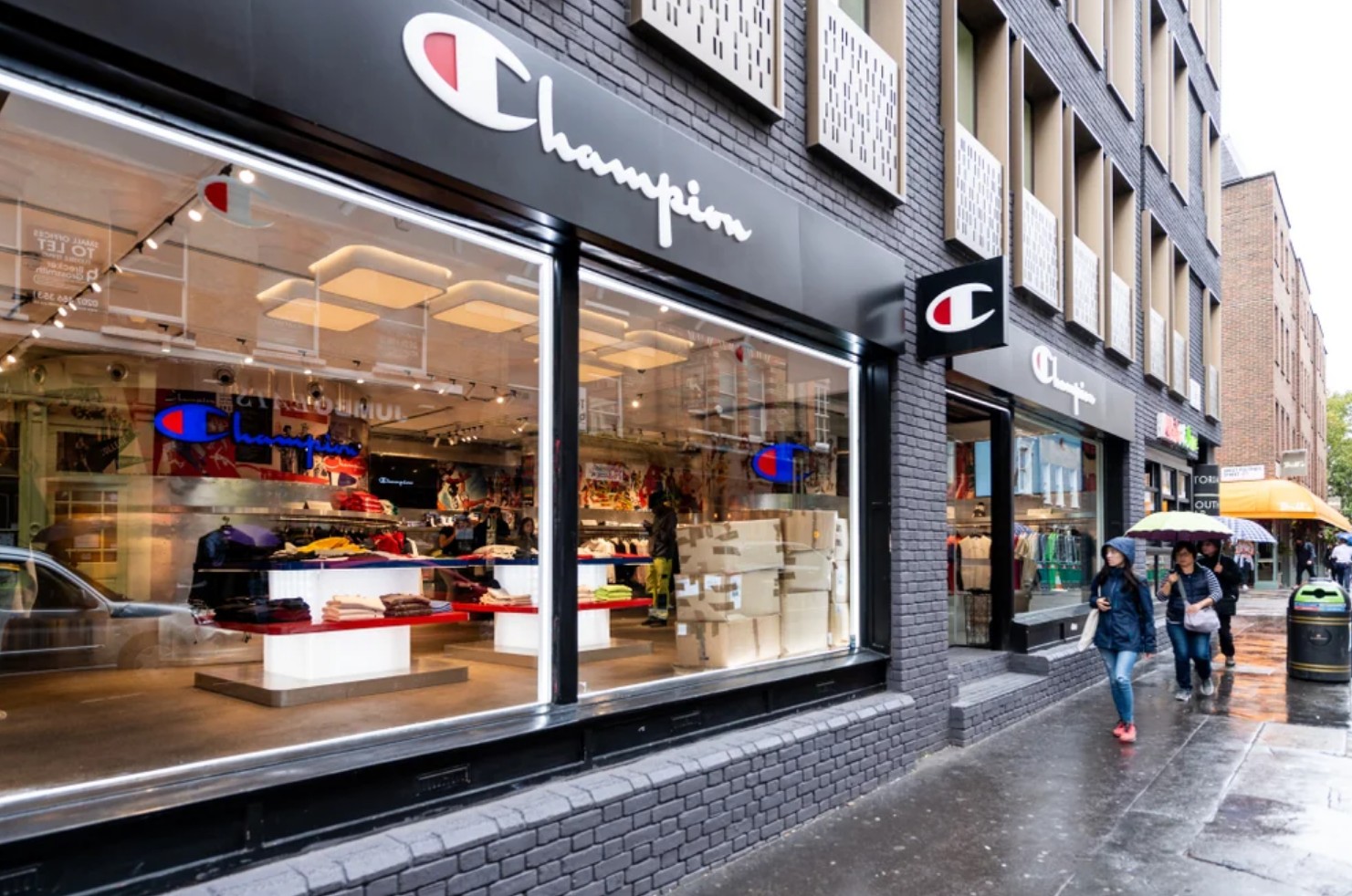 헤인즈브랜즈, 챔피언 살리기에 나섰다